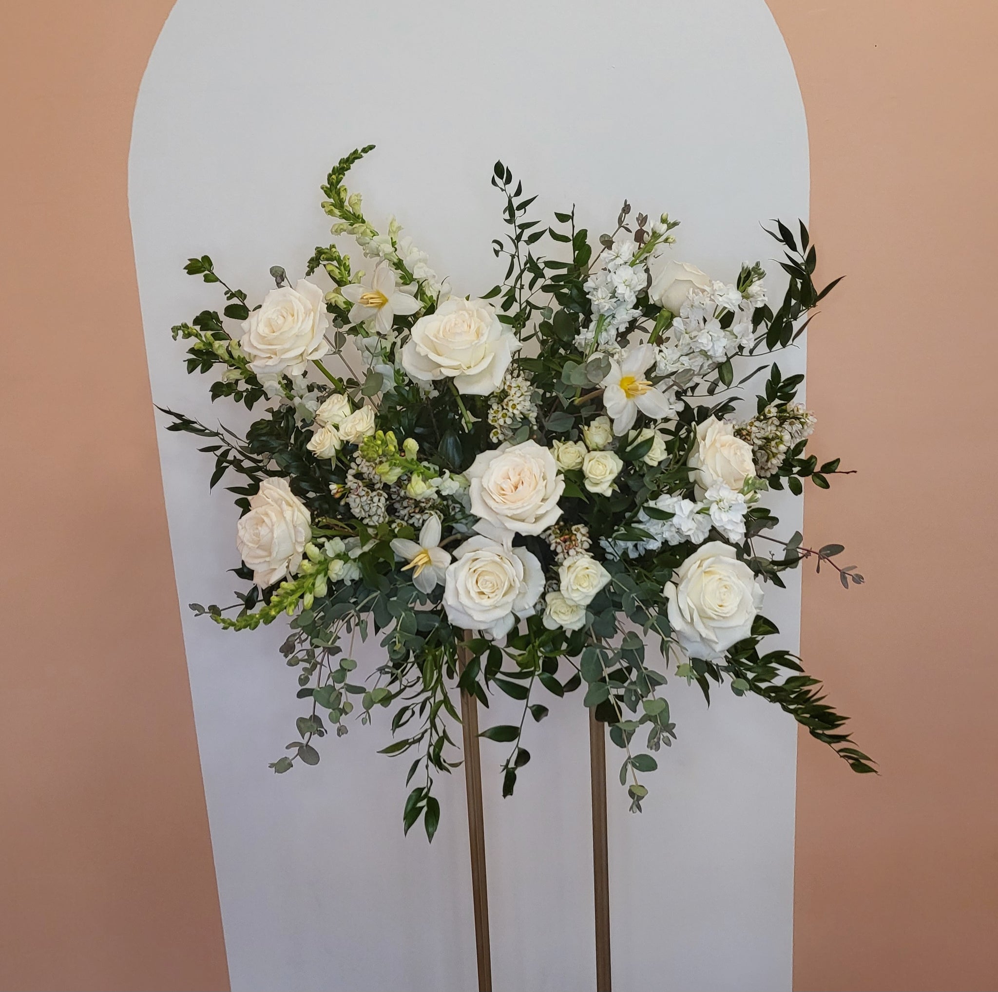 One-Sided Statement Arrangement – Blossom Flower Bar